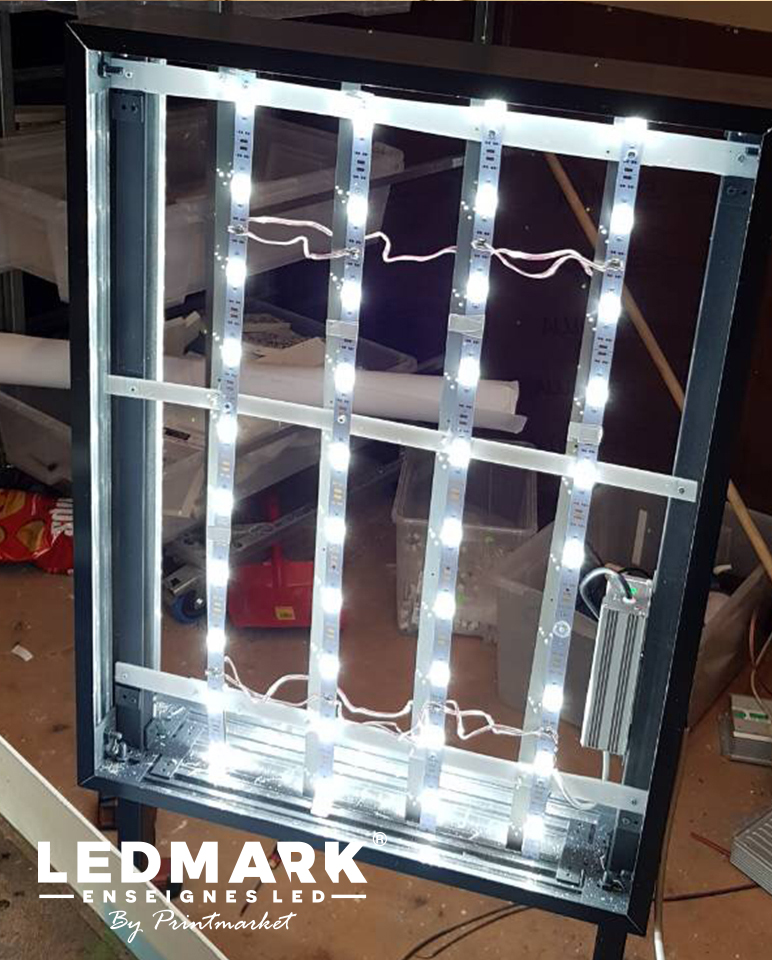 LEDMARK by PrintMarket - Création d'enseignes LED lumineuses à Paris